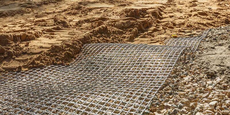 Is Geogrid Used in Retaining Wall Construction? - Geobera