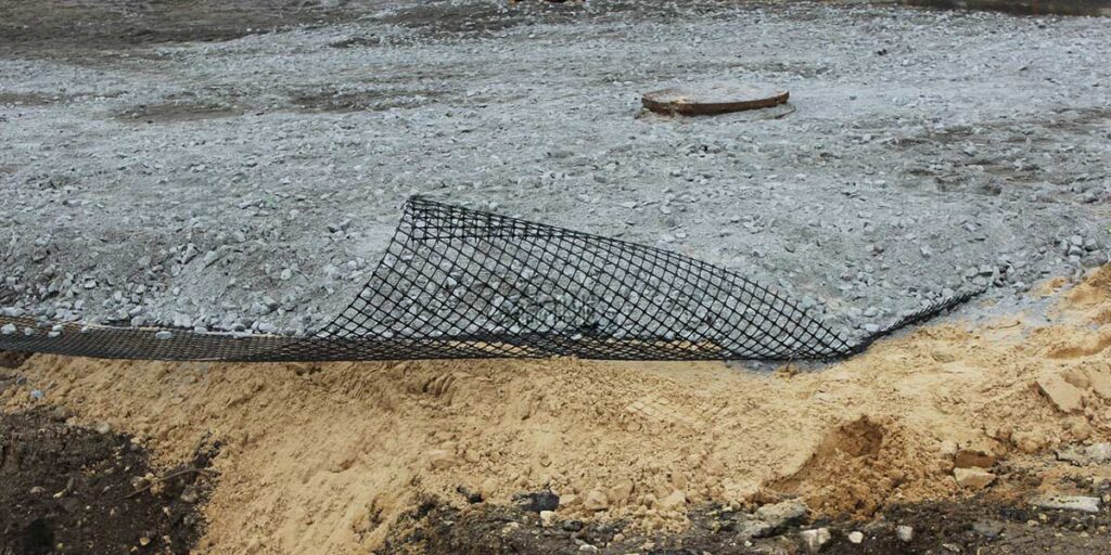 Importance and Applications of Geonets in Construction - Geobera